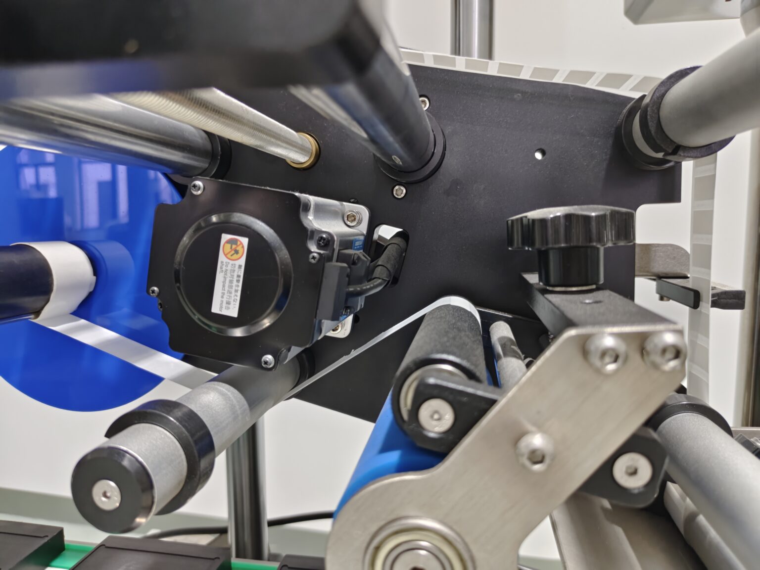 Labeling Machines & Label Applicators | Grand