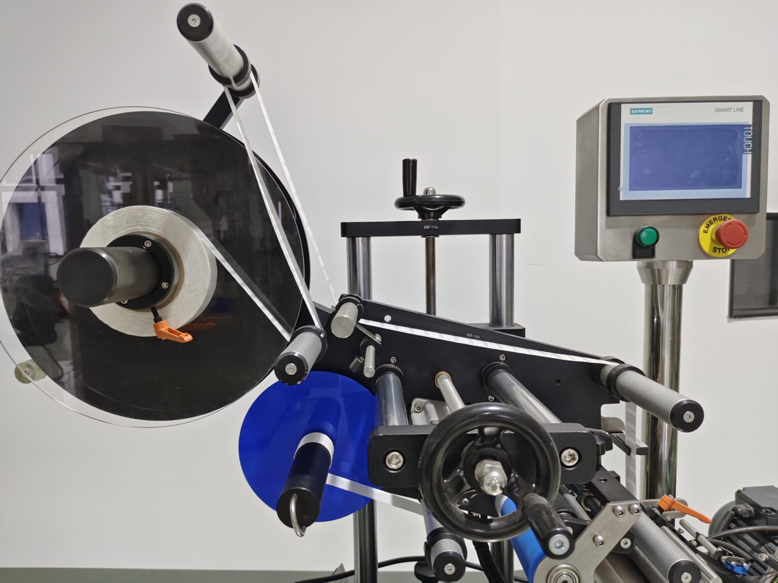 Labeling Machines & Label Applicators | Grand